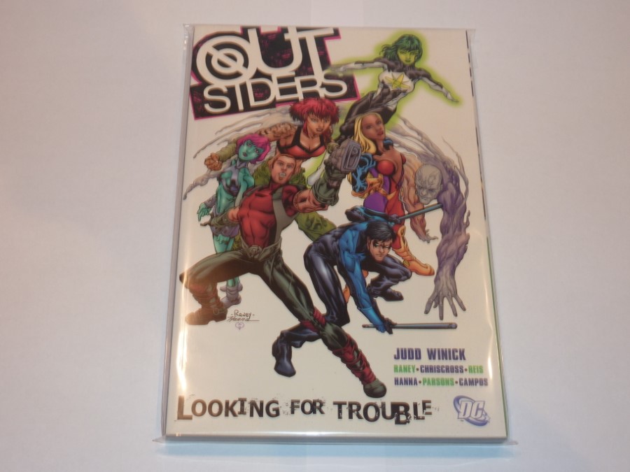 Outsiders Vol #1 - DC 2004 - Wanted Graphic Novel - Valleycomics